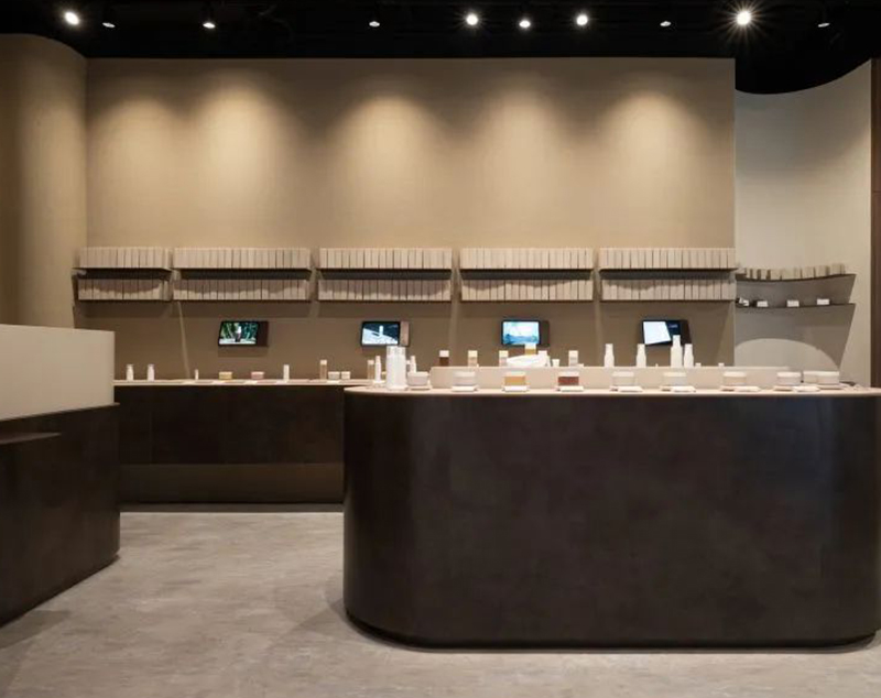 Display Cosmetics - Centered Minimalist Retail Setup